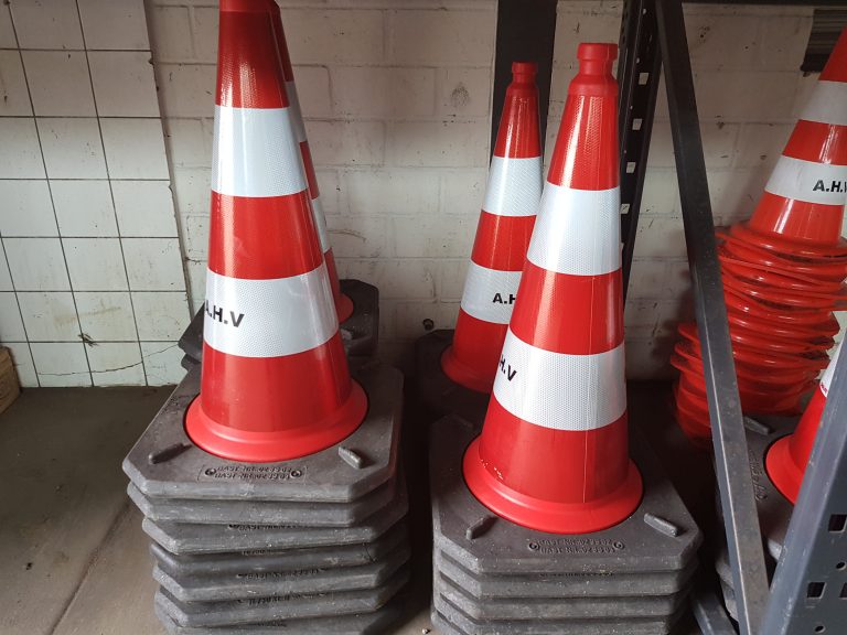 Verkehrstechnik, Verkehrssicherung, Absperrtechnik – CNGMO